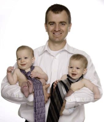 Fraternal vs Paternal Twins: How Are They Different? » TwinStuff