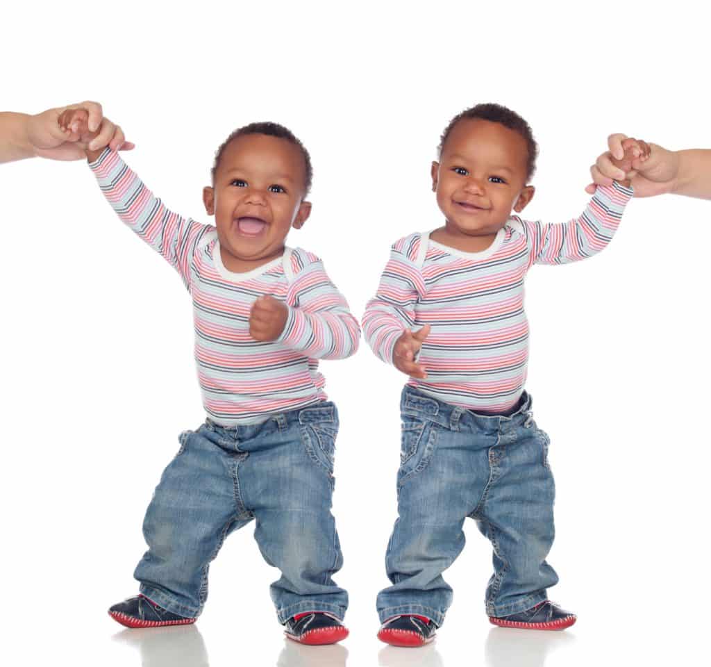 Should You Dress Your Twins the Same or Different? » TwinStuff