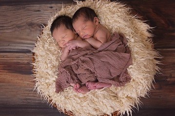 Di Di Twins: The Facts and What it Means for your Family » TwinStuff