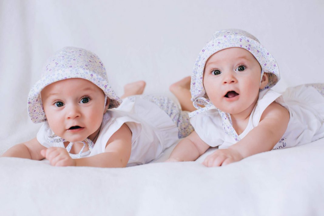 Can Identical Twins Look Different? Important Things to Know